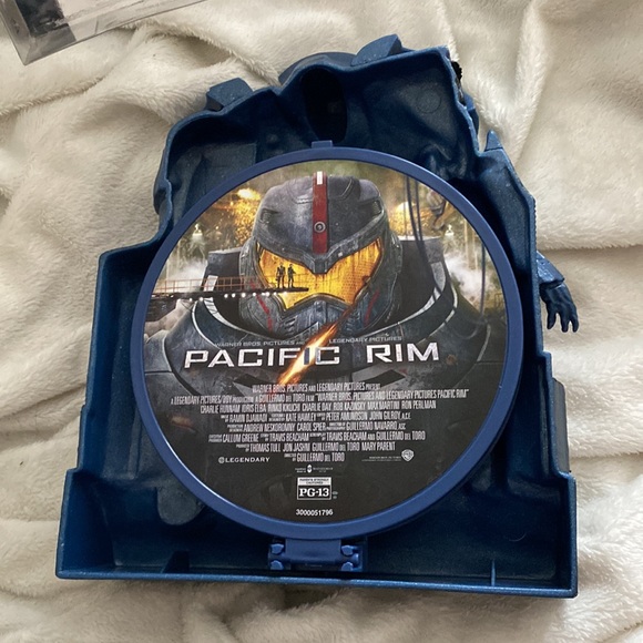 Warner Bros. | Media | Pacific Rim 3d Limited Edition Bluray And Dvd ...